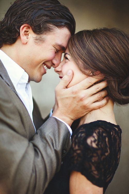 Alive and Livin': Fall Engagement Picture Ideas