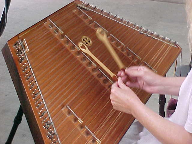 INSTRUMUNDO Instrumentos Musicales: Hammer Dulcimer, Cimbalo, Zymbal ...