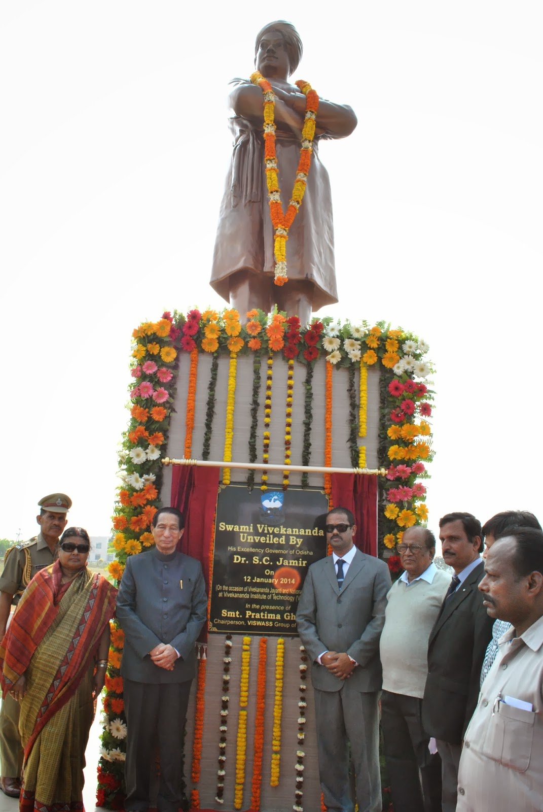 Visit Infoline: Swami Vivekananda Statue unveiled by Odisha Governor at ...