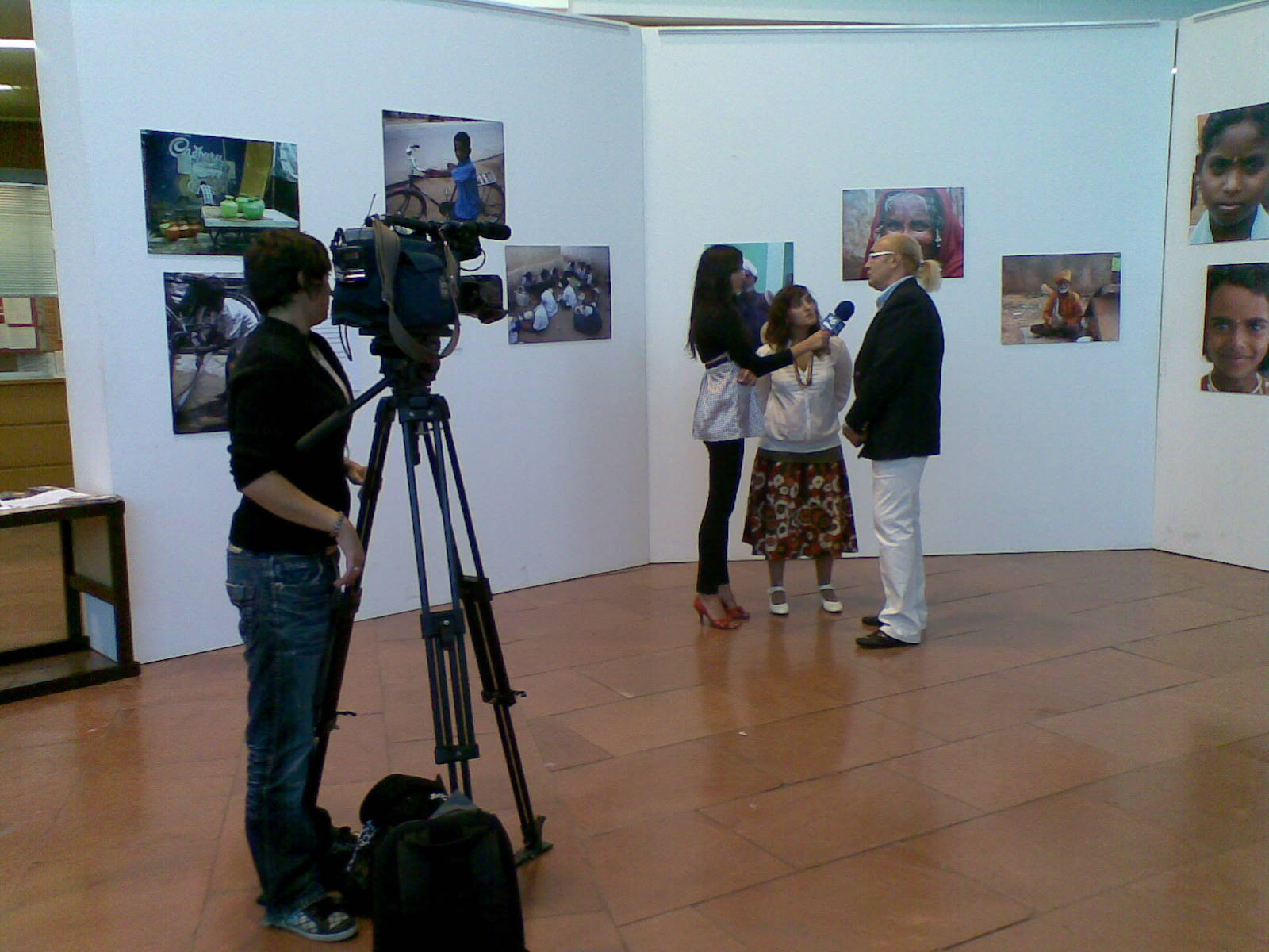 Caminando con la belleza: LIBRO MIRADAS Y VICENTE FERRER MONCHO ...