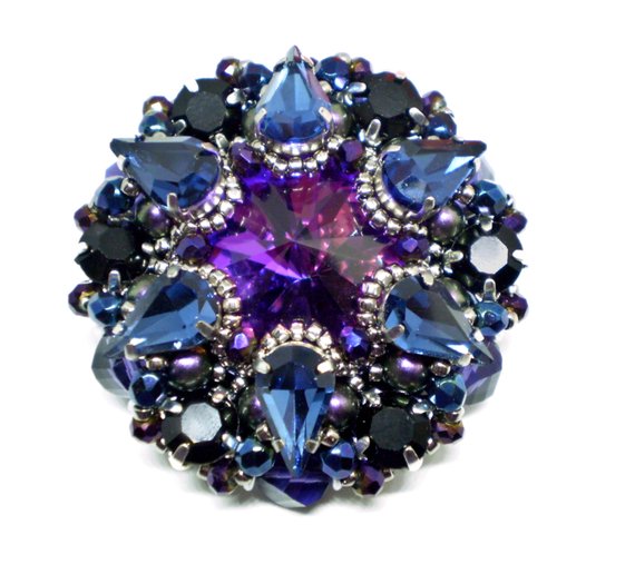 Swarovski Bezel Beadwork Tutorials by Victoria Chernova / The Beading Gem