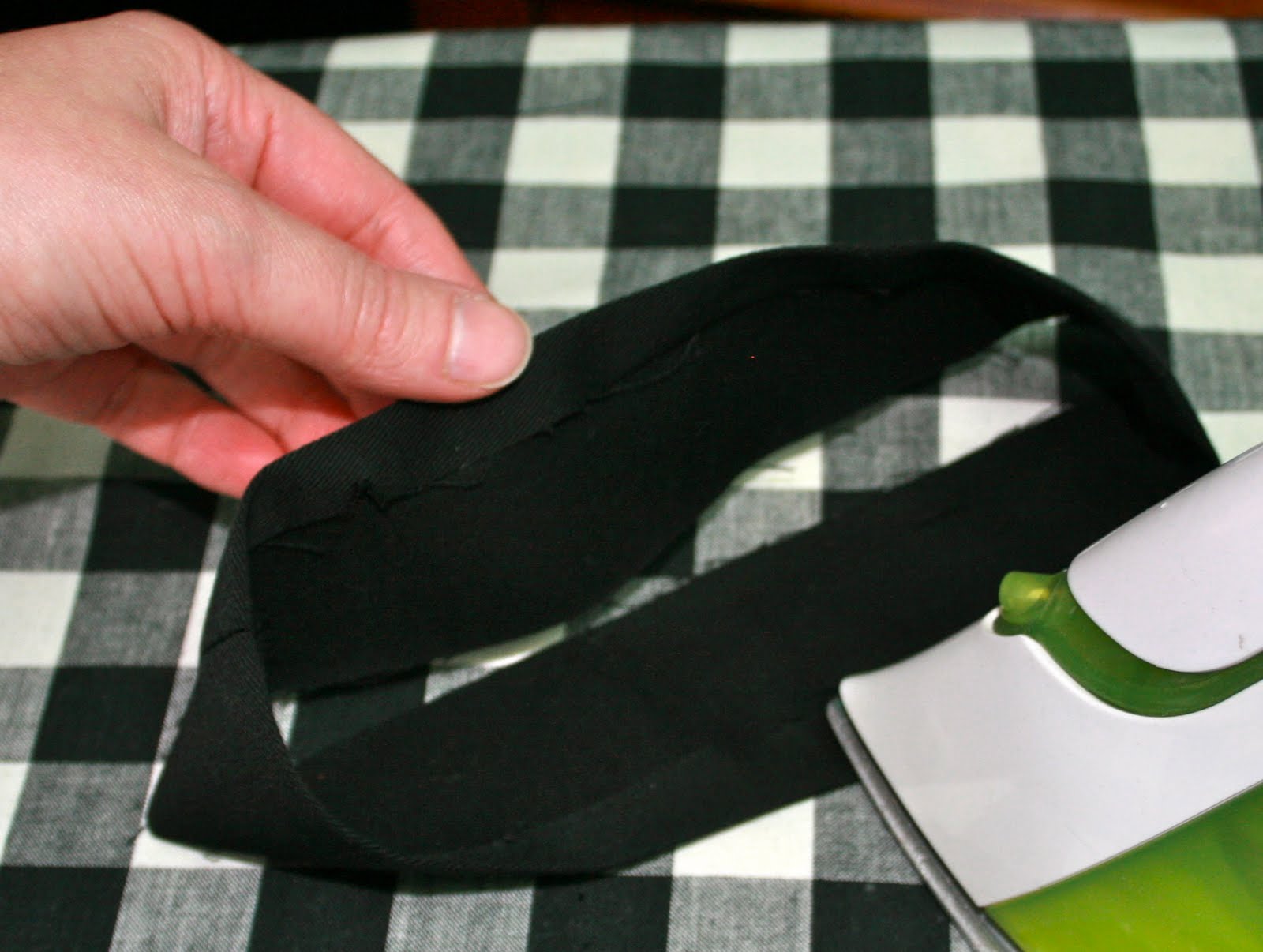 Five and Counting....: Clever Charlotte Finch Shorts Tutorial ~ Finch ...