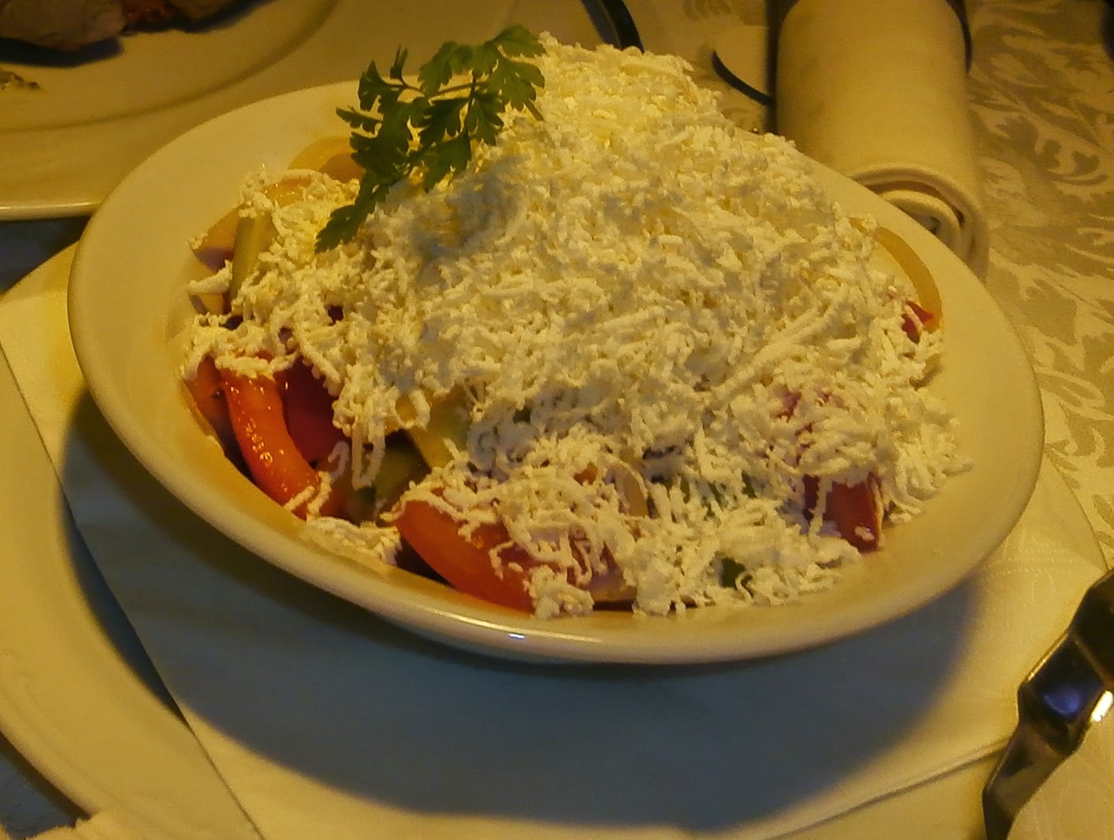 Šerpice i poklopčići: Sopska salata