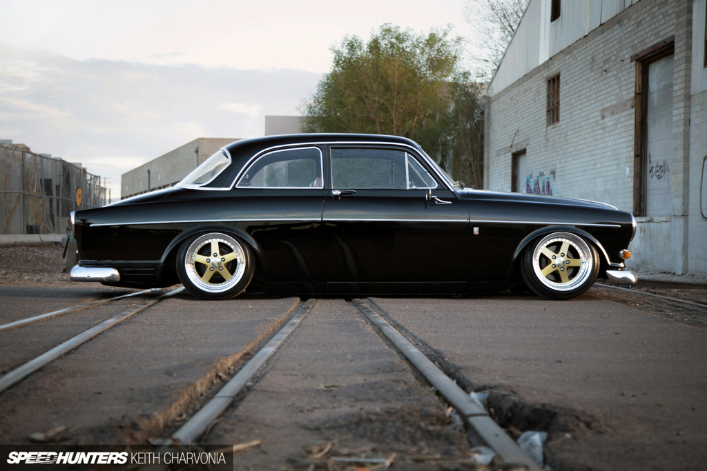 Volvo Amazon 122S slammed | Gaskustoms