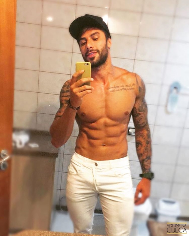 Volume - Bananas Famous