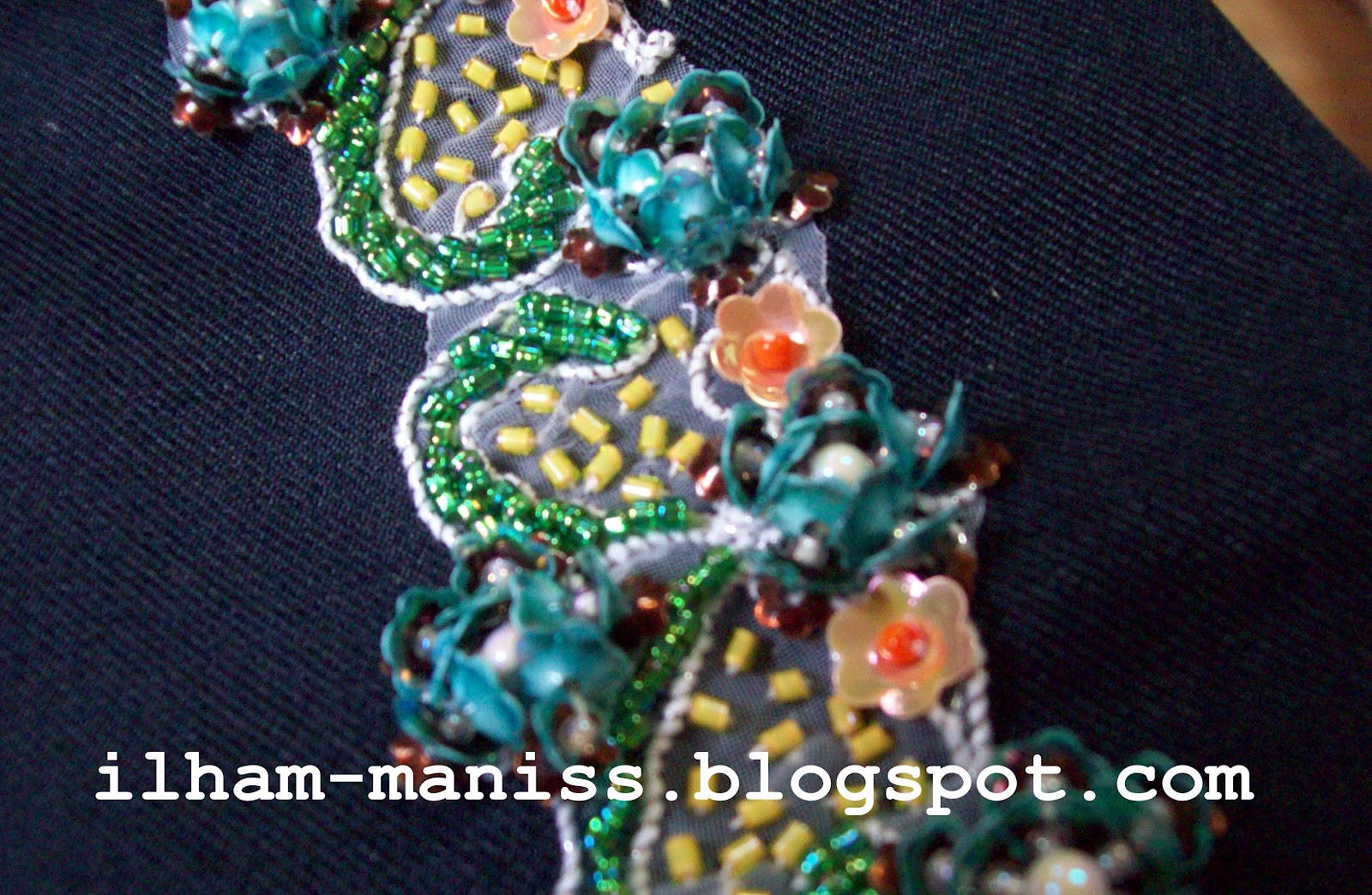 Kolaborasi Seni dan Kreativiti: Sulaman Reben dan Sulaman manik