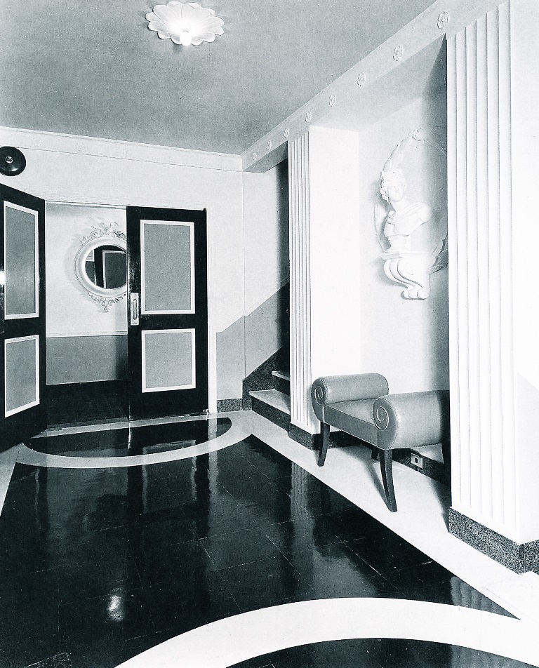 The Peak of Chic®: The Elevator Lobby