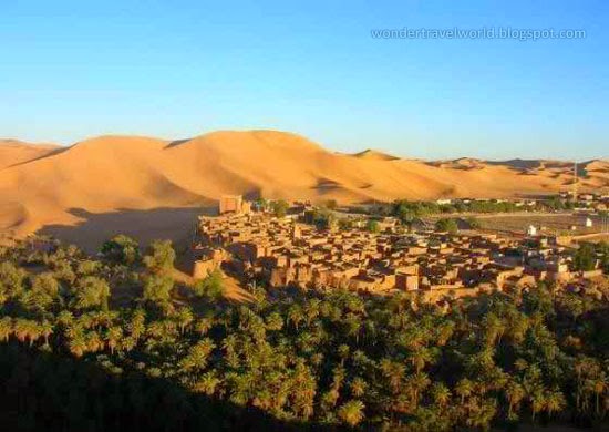 Famous Travel Place in The World: Ain Sefra, Algeria