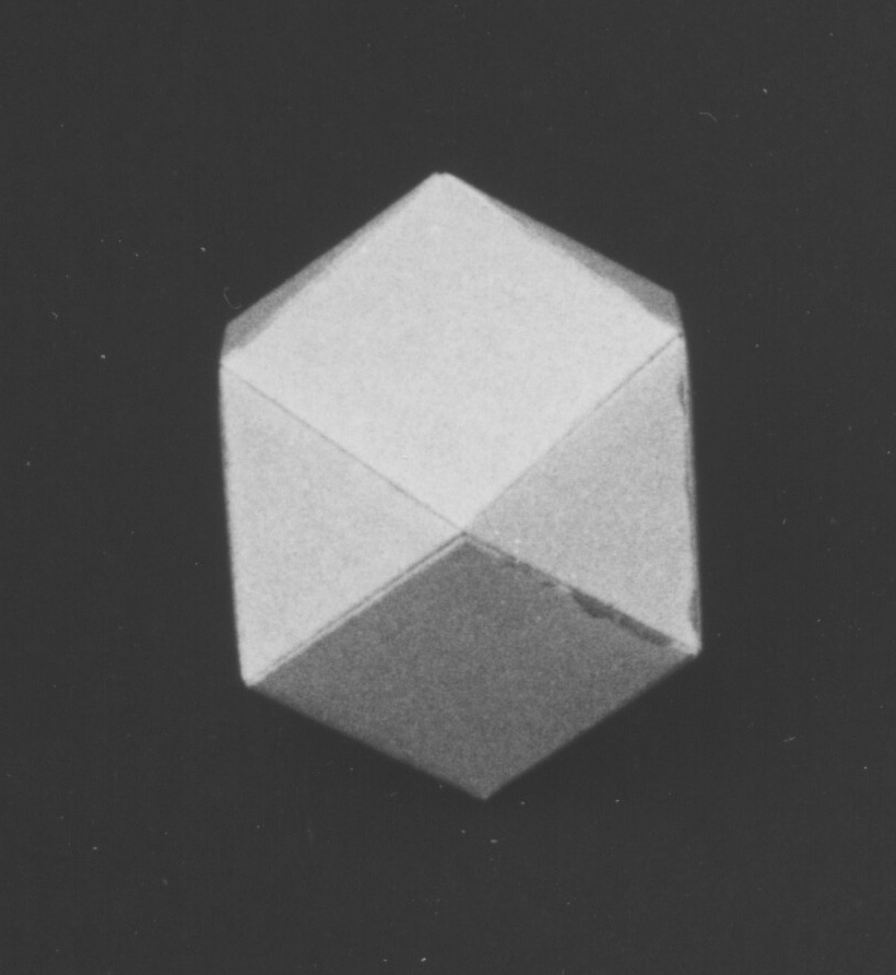 esencial o menos: Una tesis geométrica. Poliedros regulares duales y ...