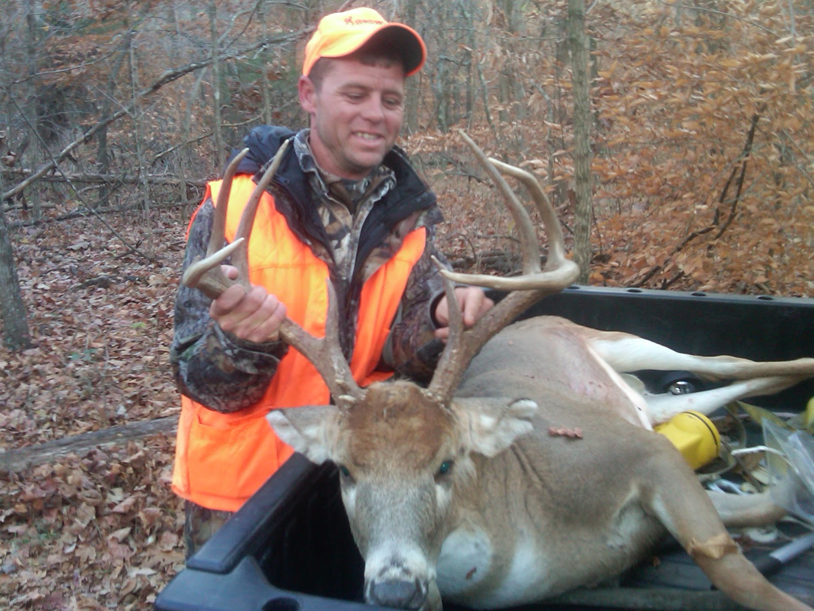 Rare Breed Whitetail Hunting: Kentucky Blue Grass Buck
