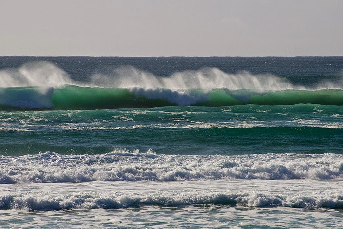 Tum Sikwae ตุ้ม สี่แคว: การเดินทางของคลื่นทะล ... ตอนเมื่อคลื่นกระทบฝั่ง