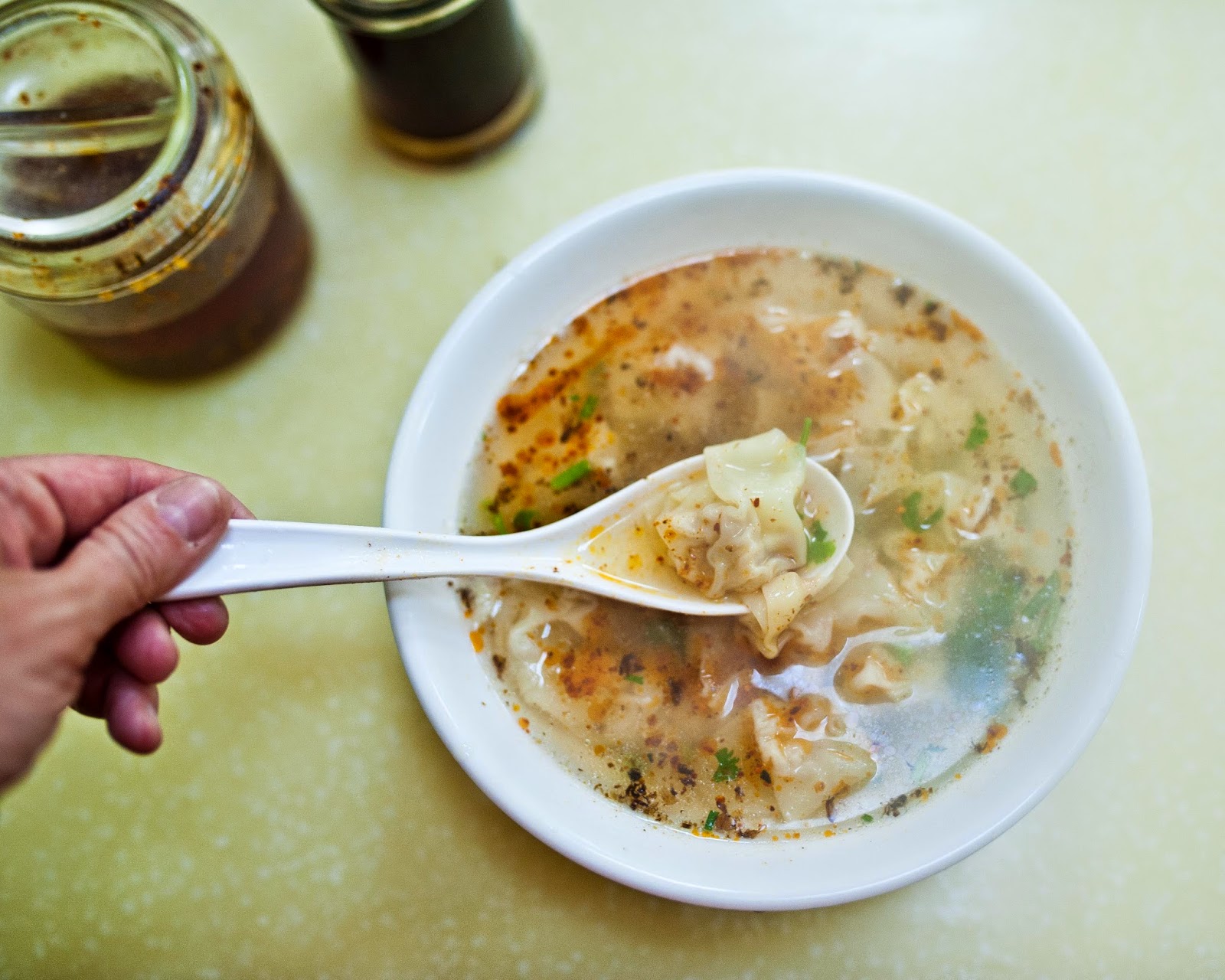 Life on Nanchang Lu: Shanghai Street Food #36 Wonton Soup: Huntun Tang 馄饨汤