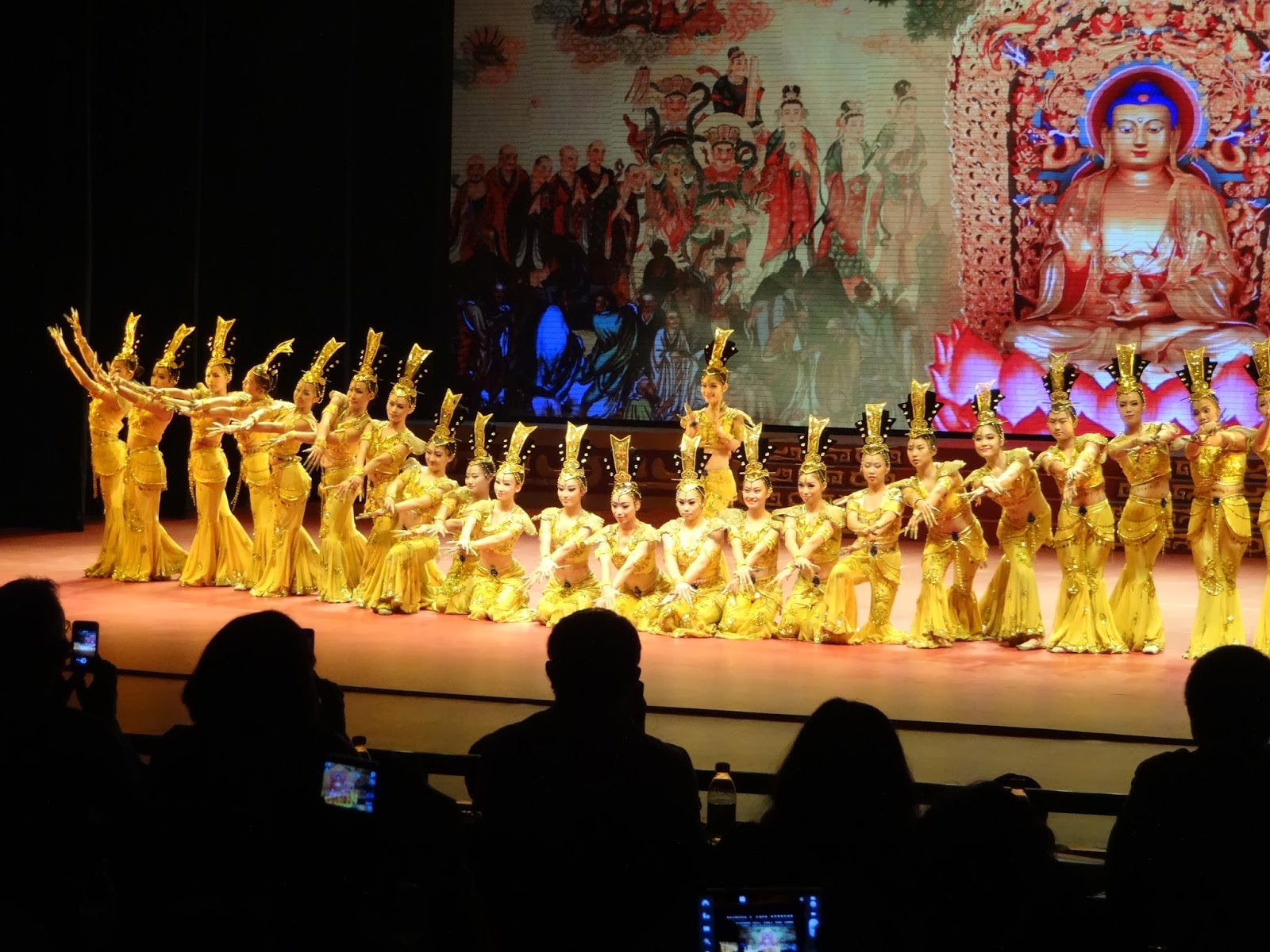 Travels with Anita: Xian Tang Dynasty Dancing Show