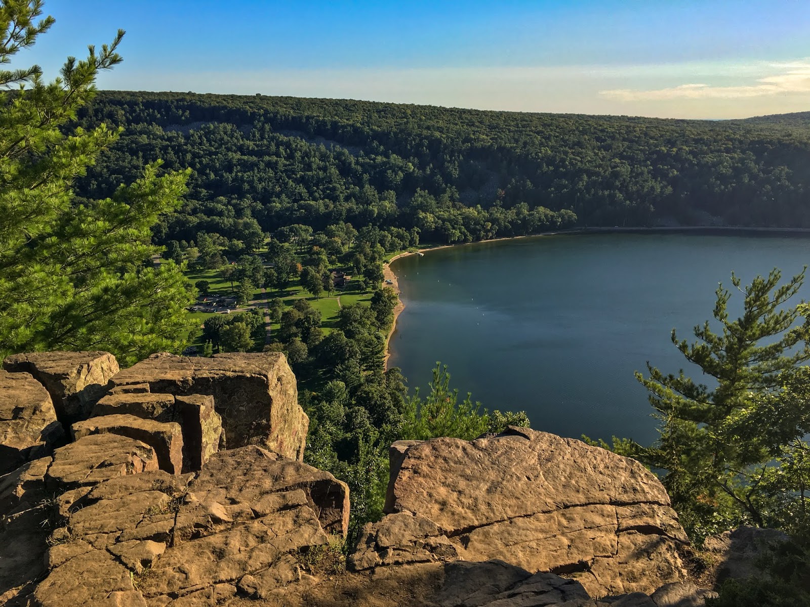 Gravel Beach: Devil's Lake