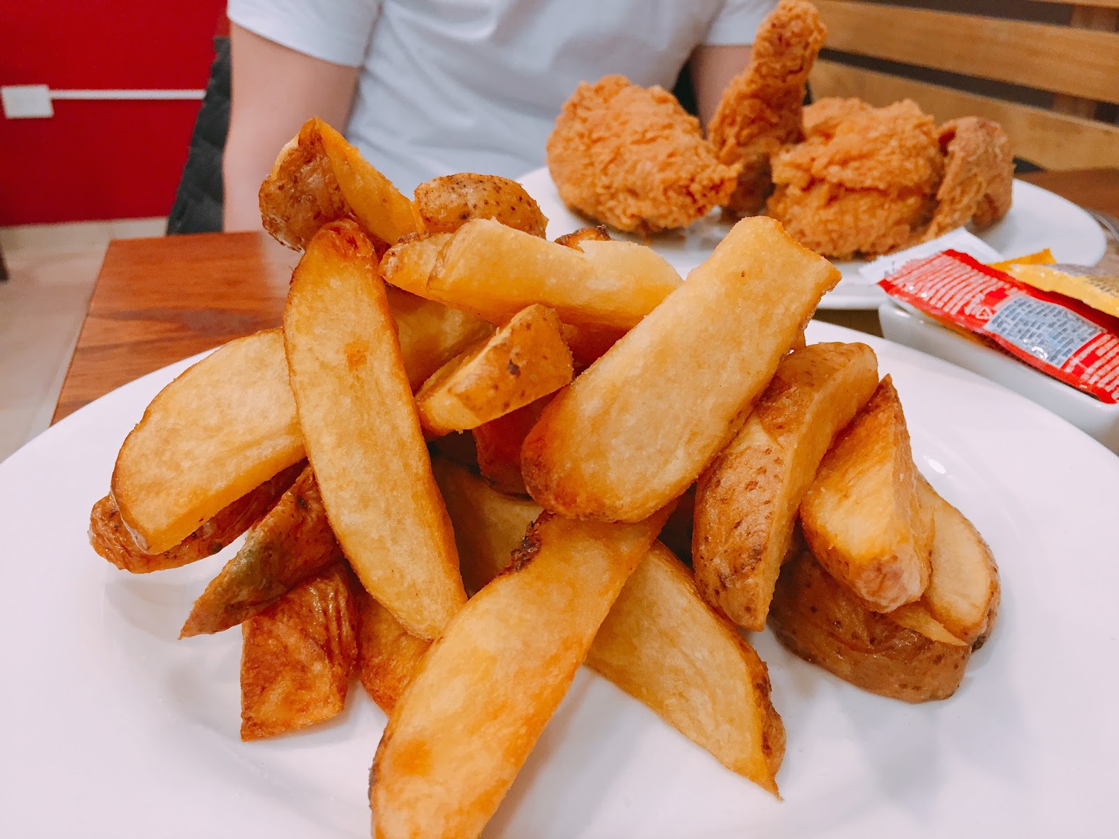 Mariel Come en: Marco Pollo!! | Marielpons