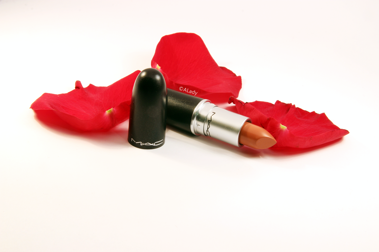 MAC Half n Half lipstick - A Lady | Beauty blog