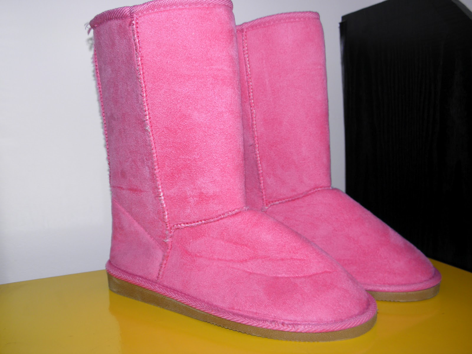 ZAZA FASHION: CIZME TIP UGG ROZ NEON