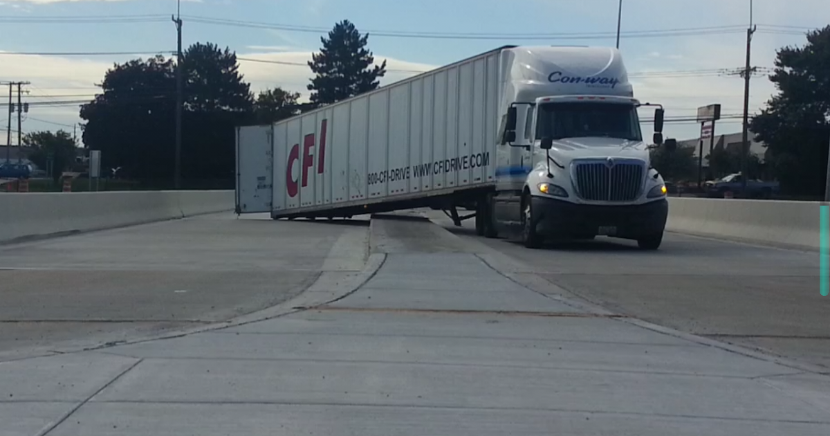 MAPQUEST CLASSIC ORIGINAL: Semi Truck Fail ! Rear Wheels/Axle Fly Off ...