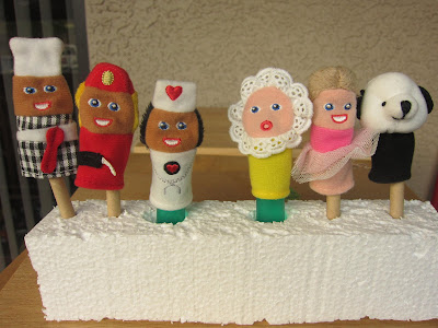 A Peek Into The Thevar Household: Finger Puppet Holder