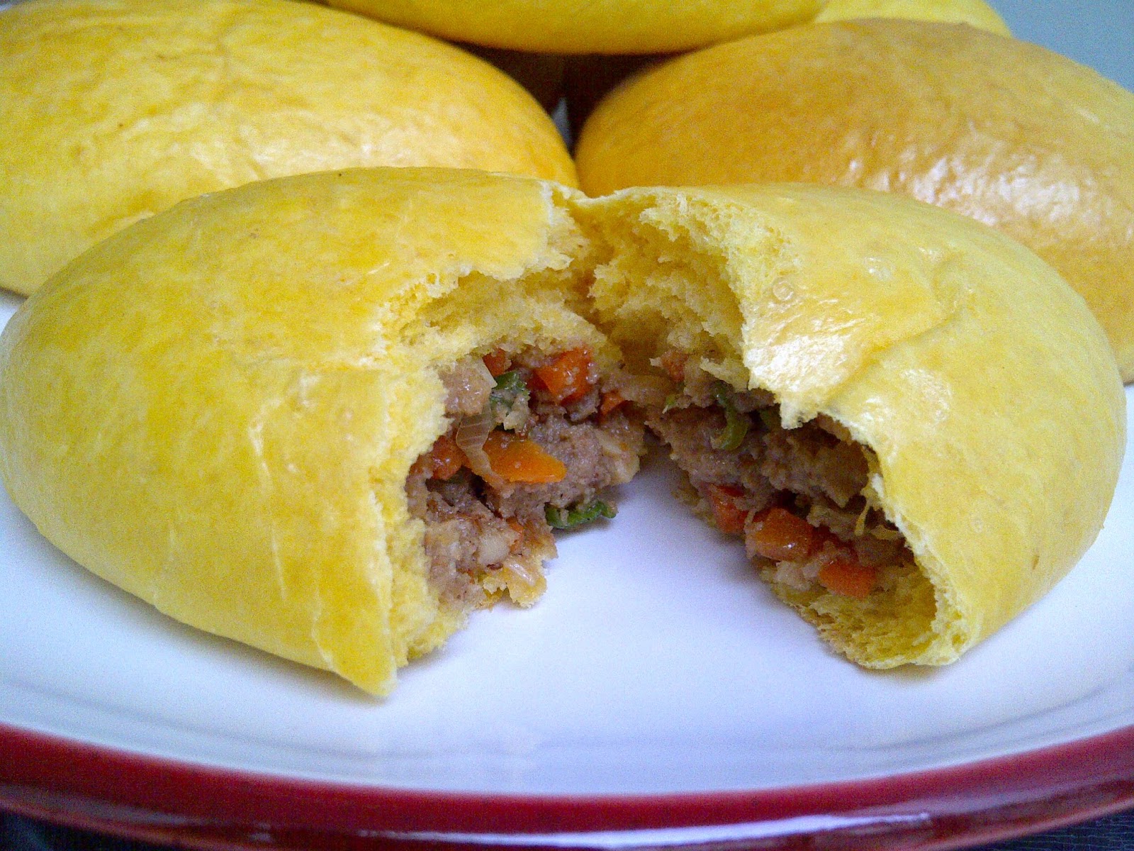 iyang's: Roti Labu Kuning Bakso Sapi