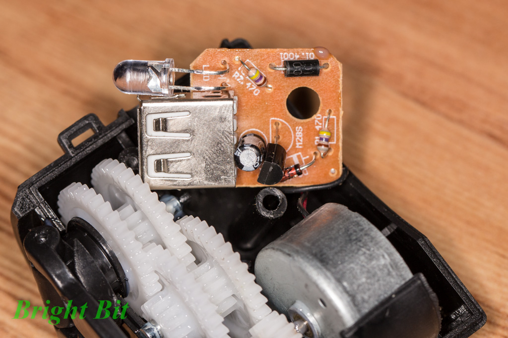 Bright bit: Mini Dynamo Hand Crank USB Emergency Charger review