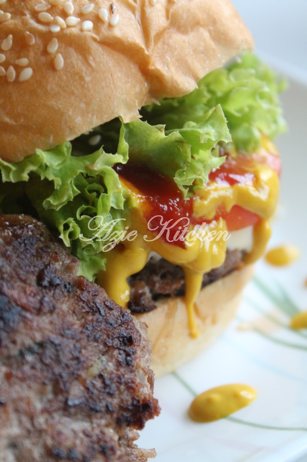 Homemade Beef Burger Lagi - Azie Kitchen