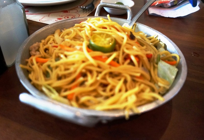 F.Y.I. (Fire Your Imagination): Restaurant Review: Rico's Lechon (Lapu ...