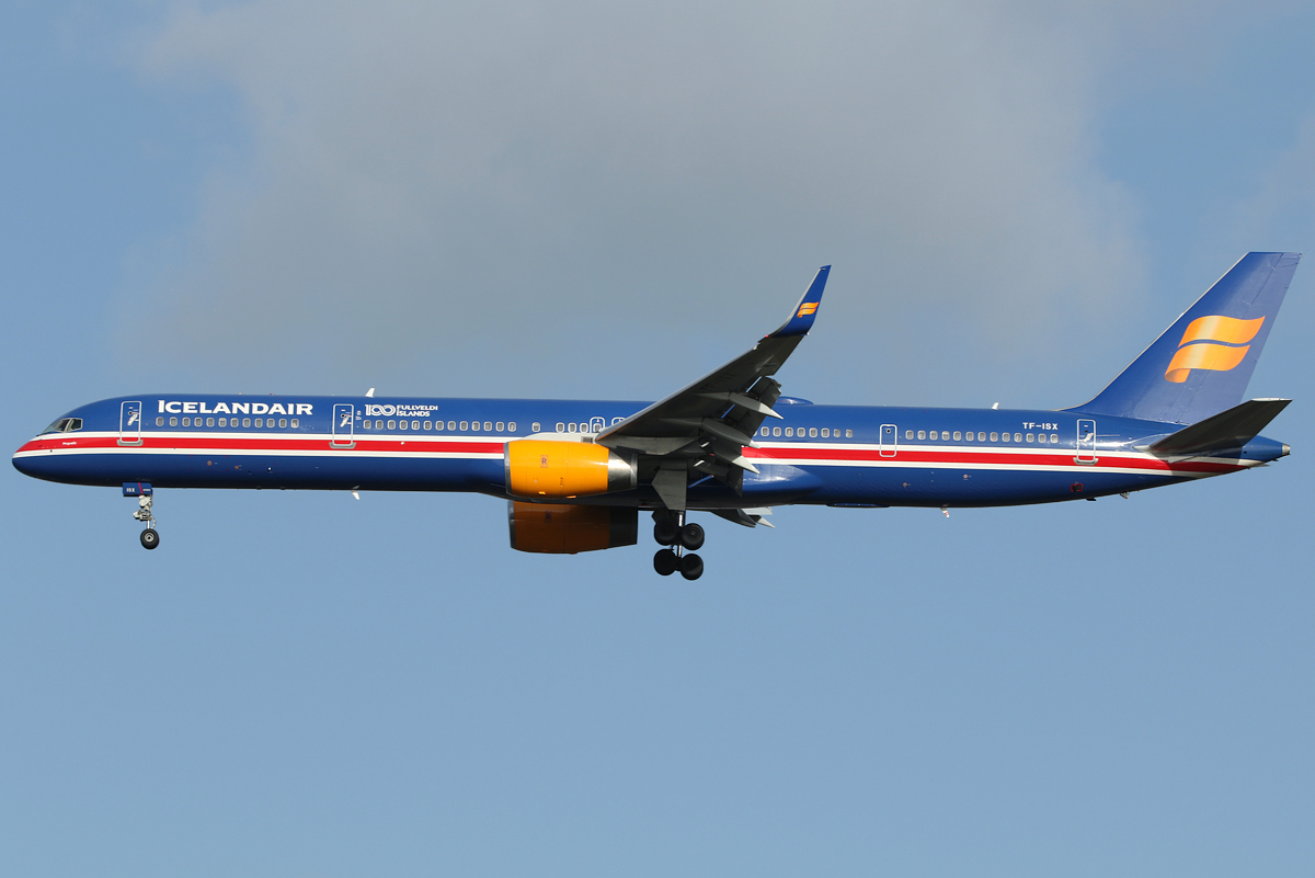 WORLD AIRCRAFT IMAGES by Terry Wade: TF-ISX B753 ICE EGLL (London ...