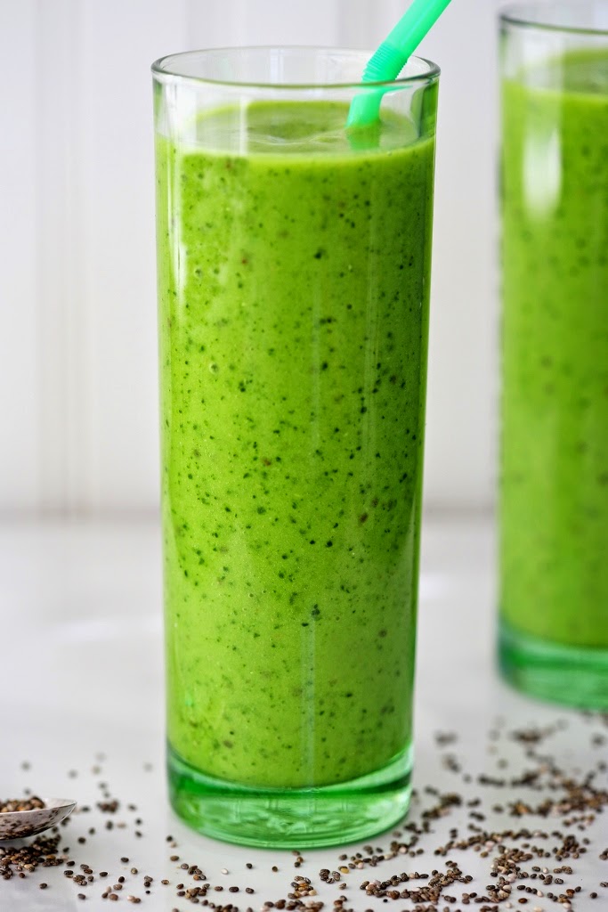 Green machine smoothie - Beyond Sweet and Savory