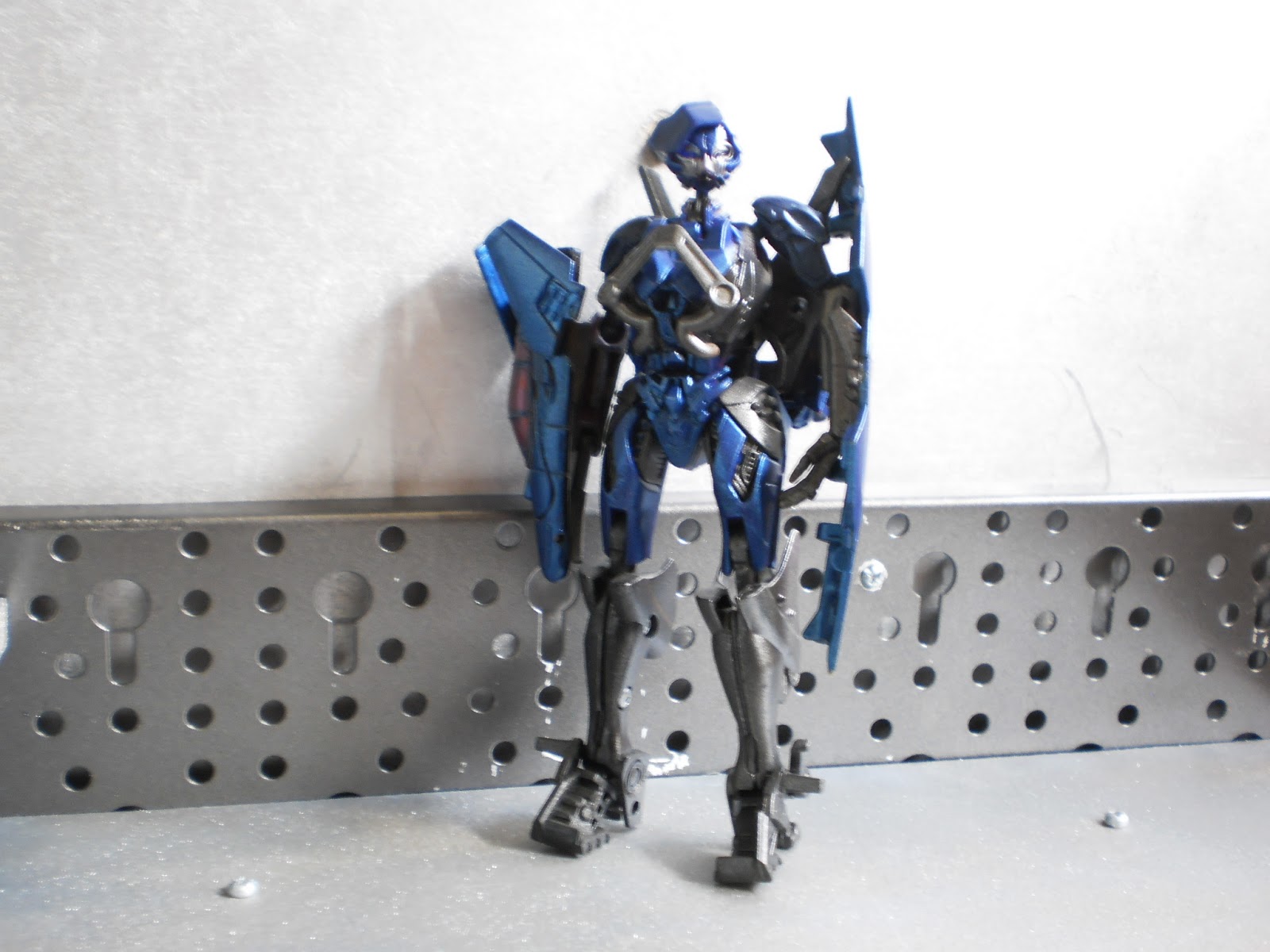Mil robots: Transformers Custom Arcee