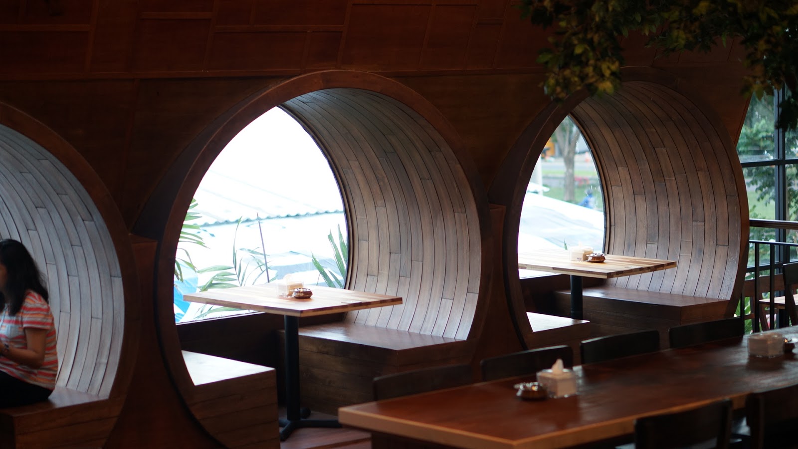 HOLYWINGS Surabaya (Review) | Laura Angelia