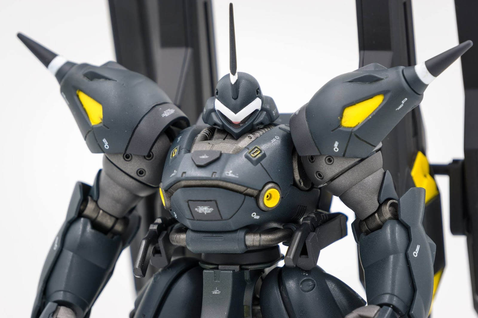 Custom Build: HGBF 1/144 Kampfer Amazing + Extra Weapon Binders