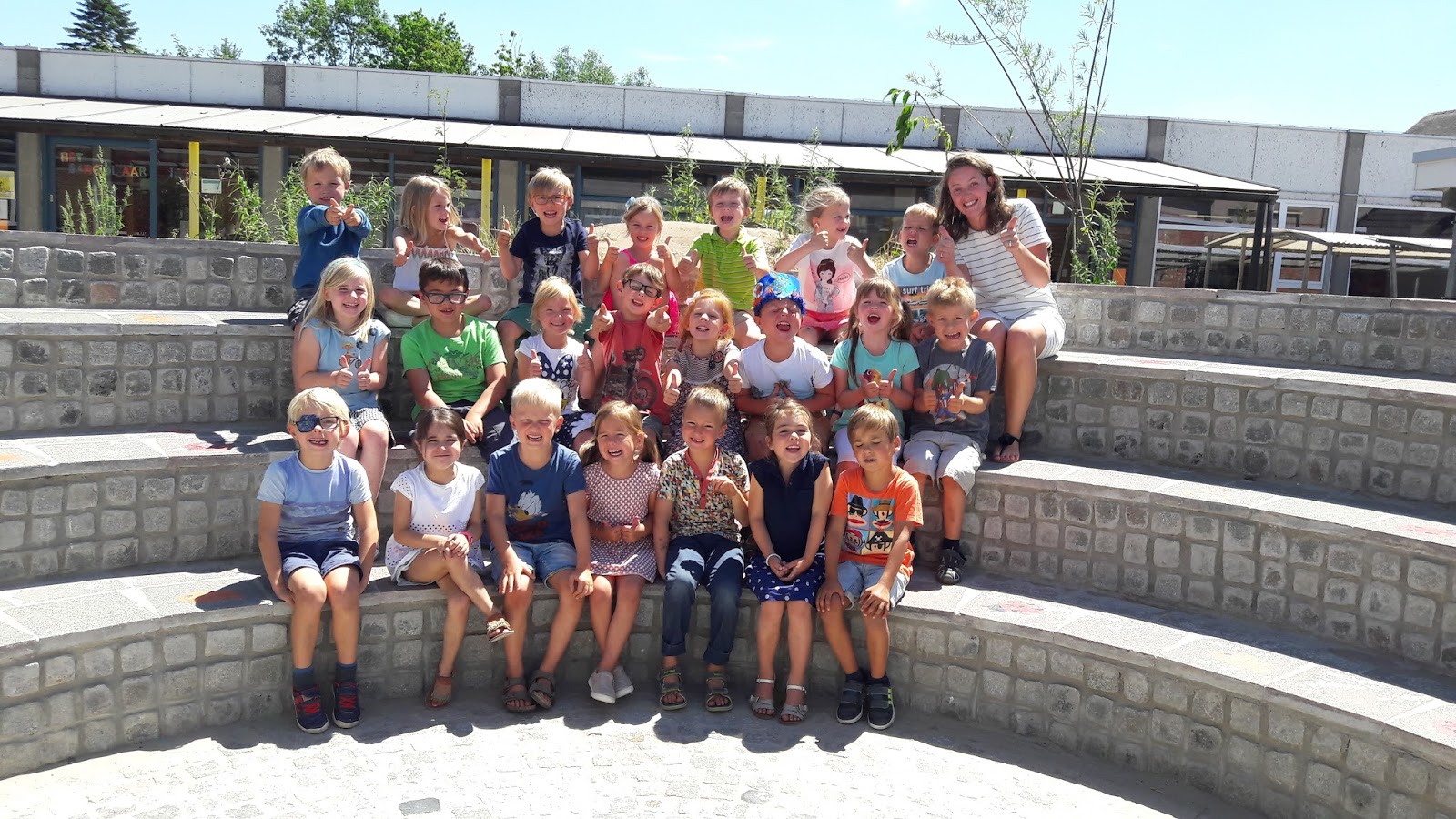 VBS Dorp - Kleuter 2/3: ENKELE LEUKE KLASFOTO'S