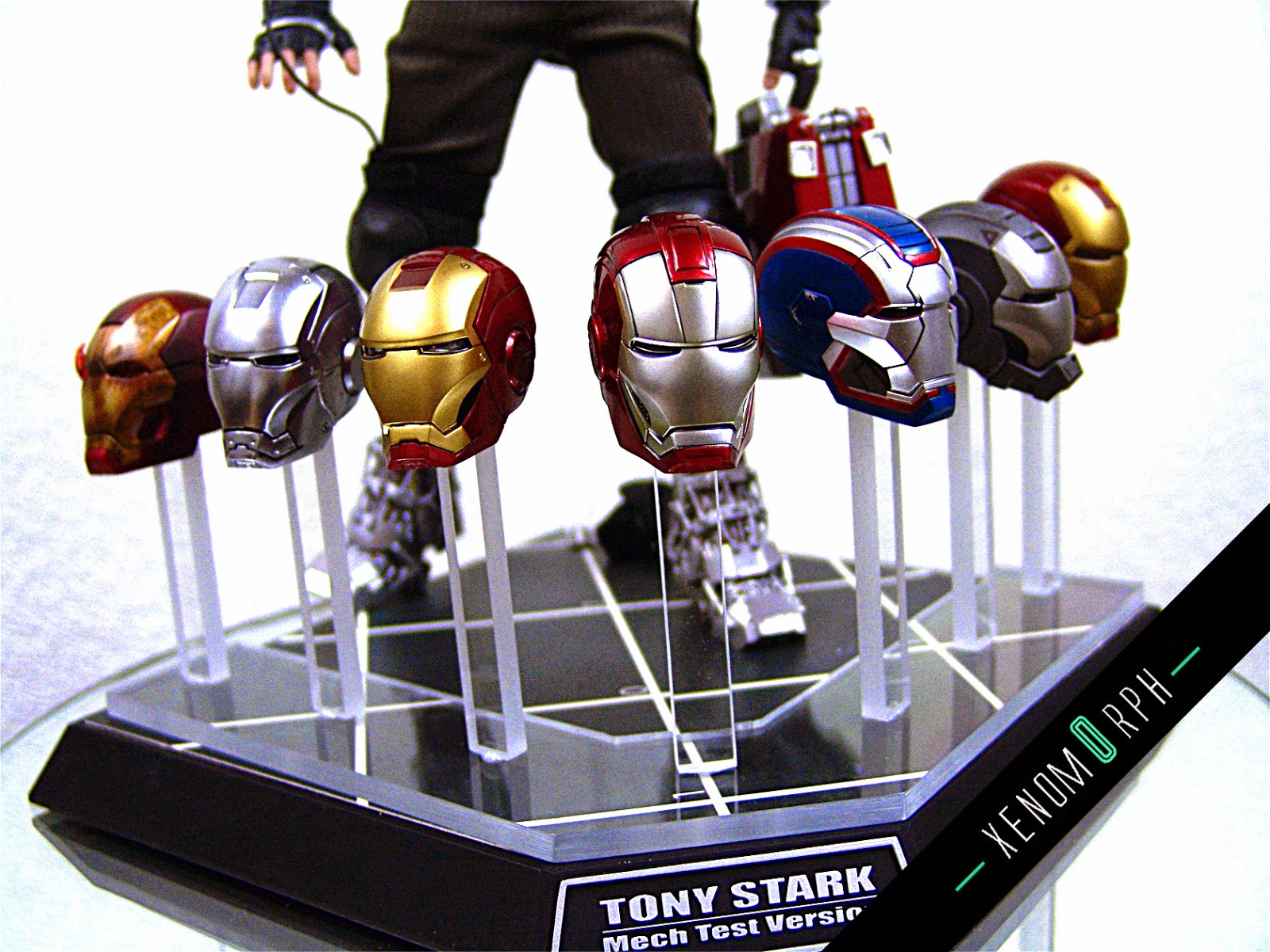 Stoney's 1/6 acrylic stands - Custom Iron Man helmet display stand