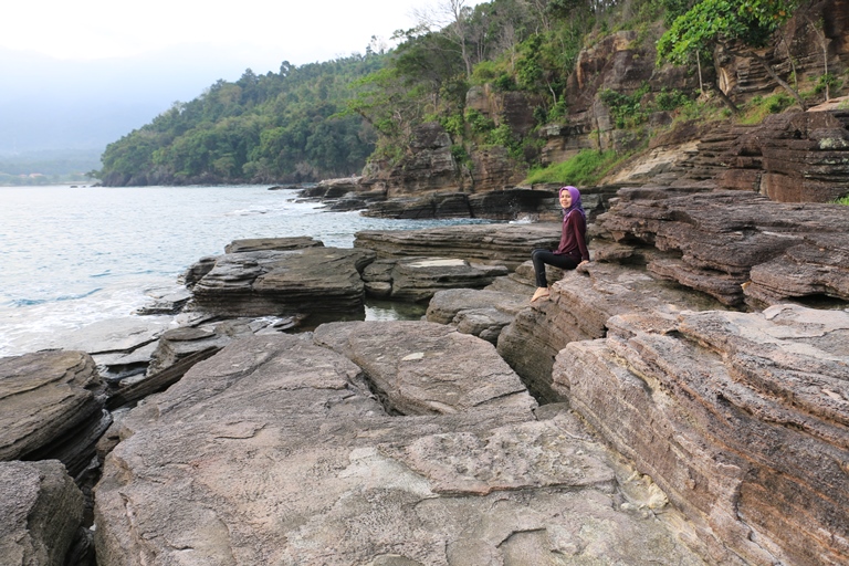 Wisata Pulau Mengkudu dan Batu Lapis di Lampung Selatan - TᖇᗩᐯEᒪEᖇIEᑎ