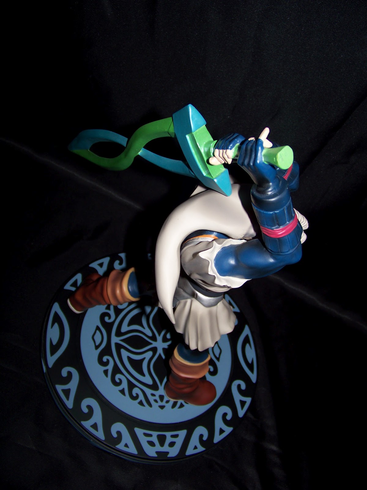 amidala's world: Statue de FIERCE DEITY LINK du jeu ZELDA par PUZZLE ...