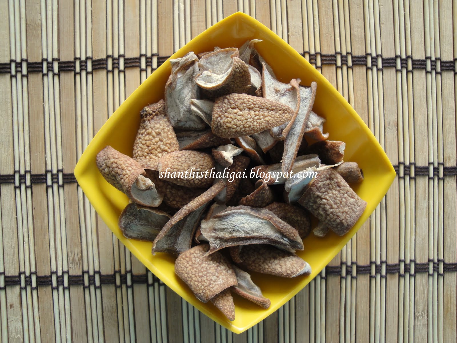 Shanthi Krishnakumar's cook book: MAAVATTAL / MANGAI VATRAL / SUN DRIED ...