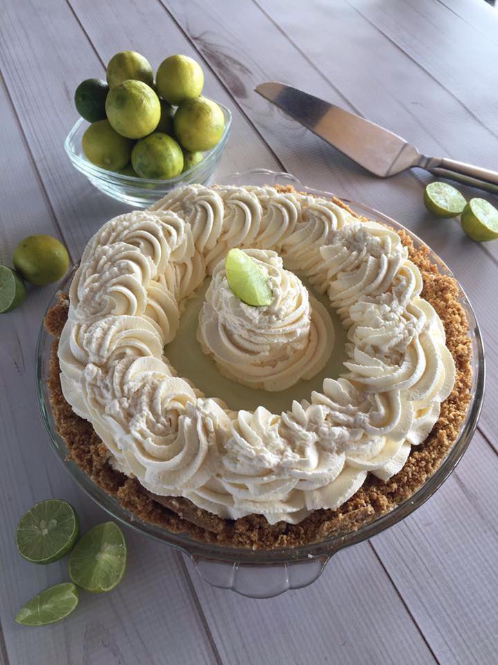 Blue Ribbon Kitchen: Happy Cinco de Mayo!! Strawberry Margarita Pie and ...