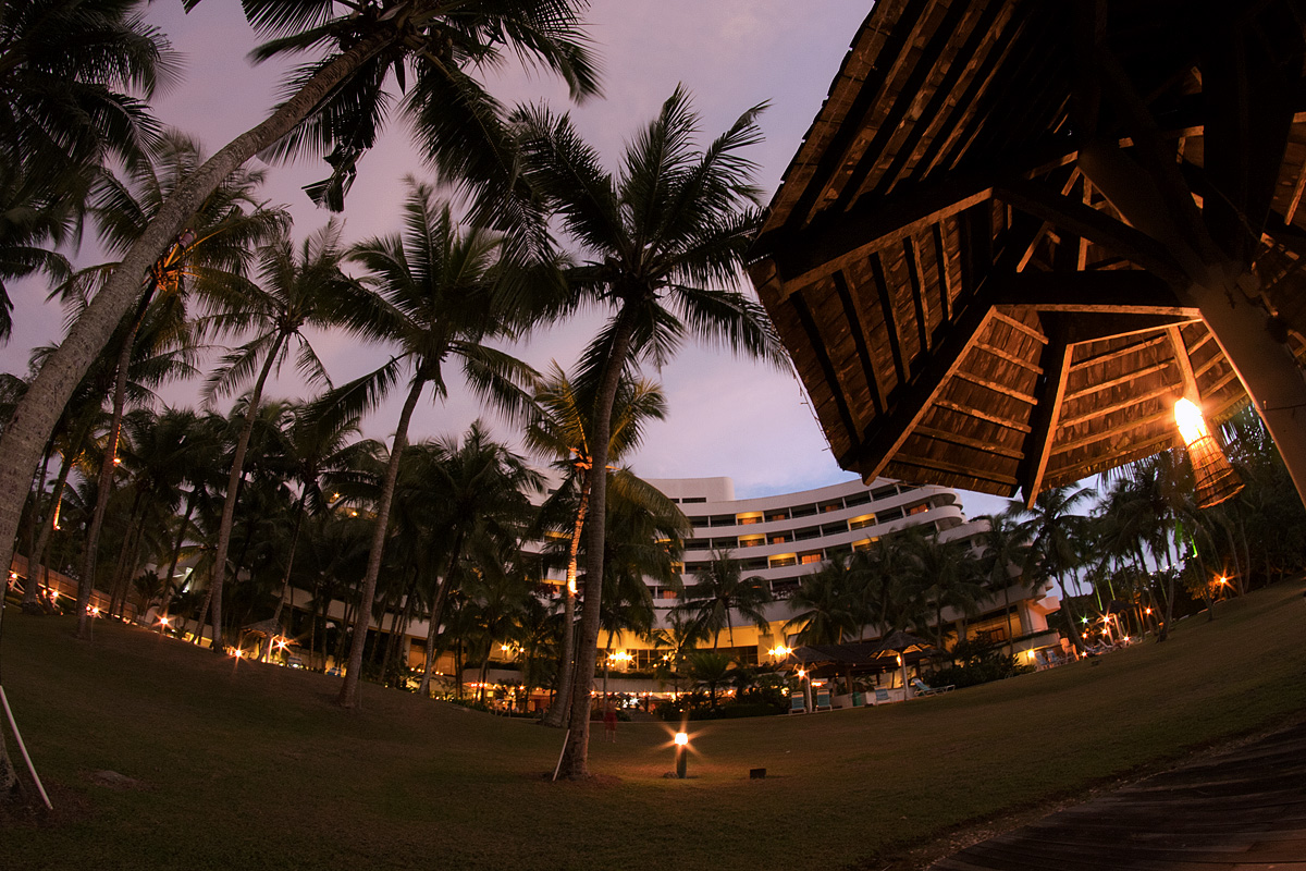 Austin's Photo Note: Miri Parkcity Everly Resort~鱼眼看黄昏