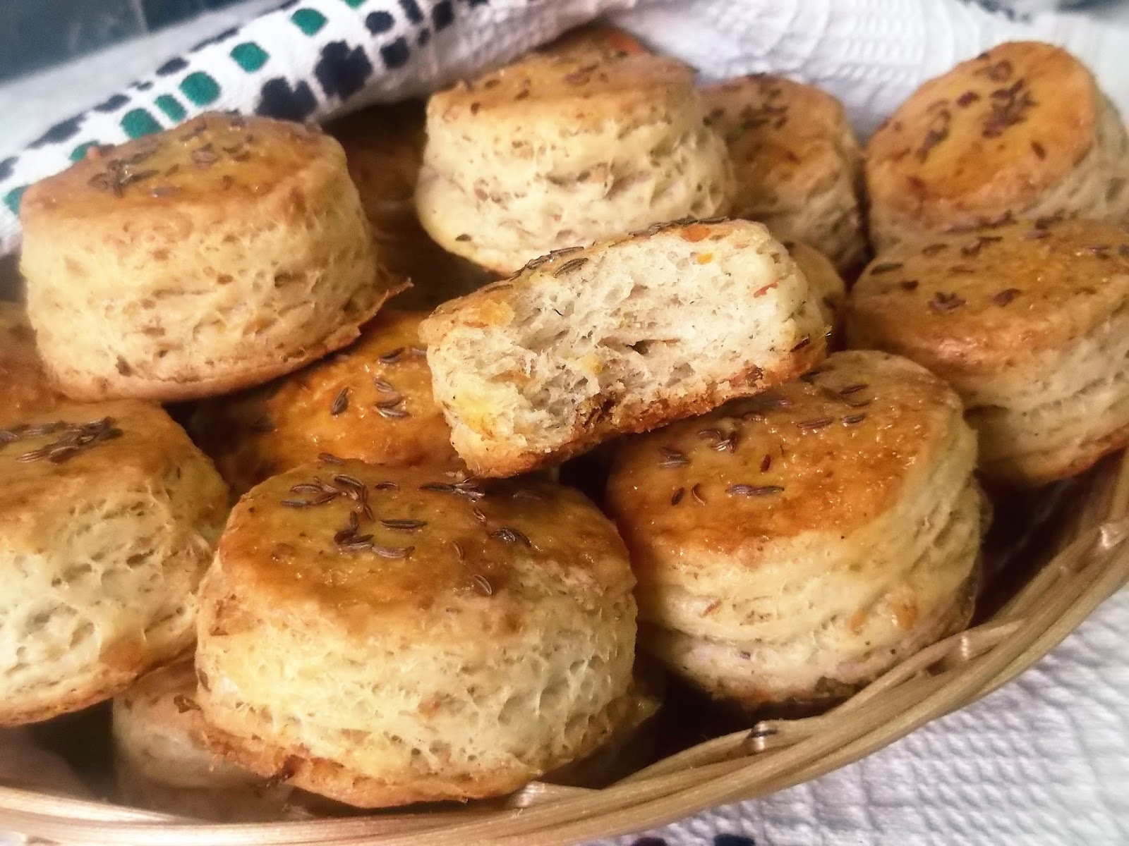 Hellena ...din bucataria mea...: Pogaci cu jumari