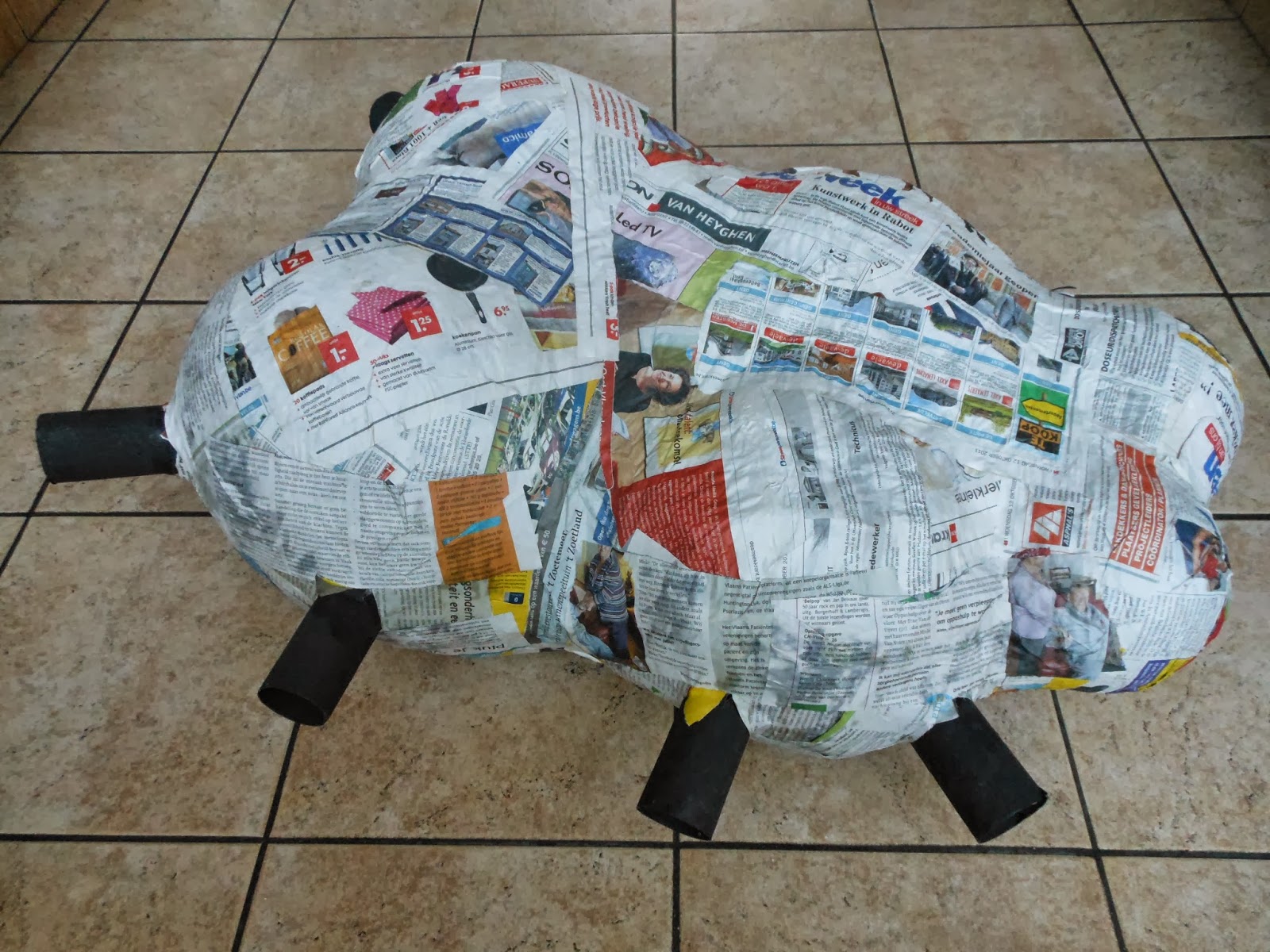 zelf een piñata maken / knutselen: Piñata: Halloween Spin (2011)