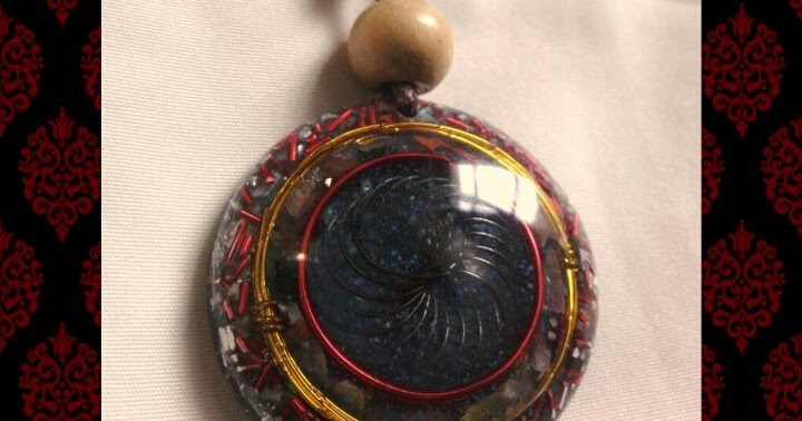 C-flow Unique : Orgonite Pendant: Mobius Coil