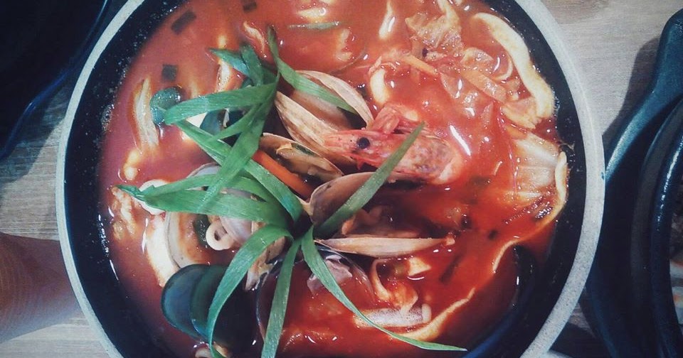 Deliciously Hot and Spicy Korean Seafood Soup (Jjampong)