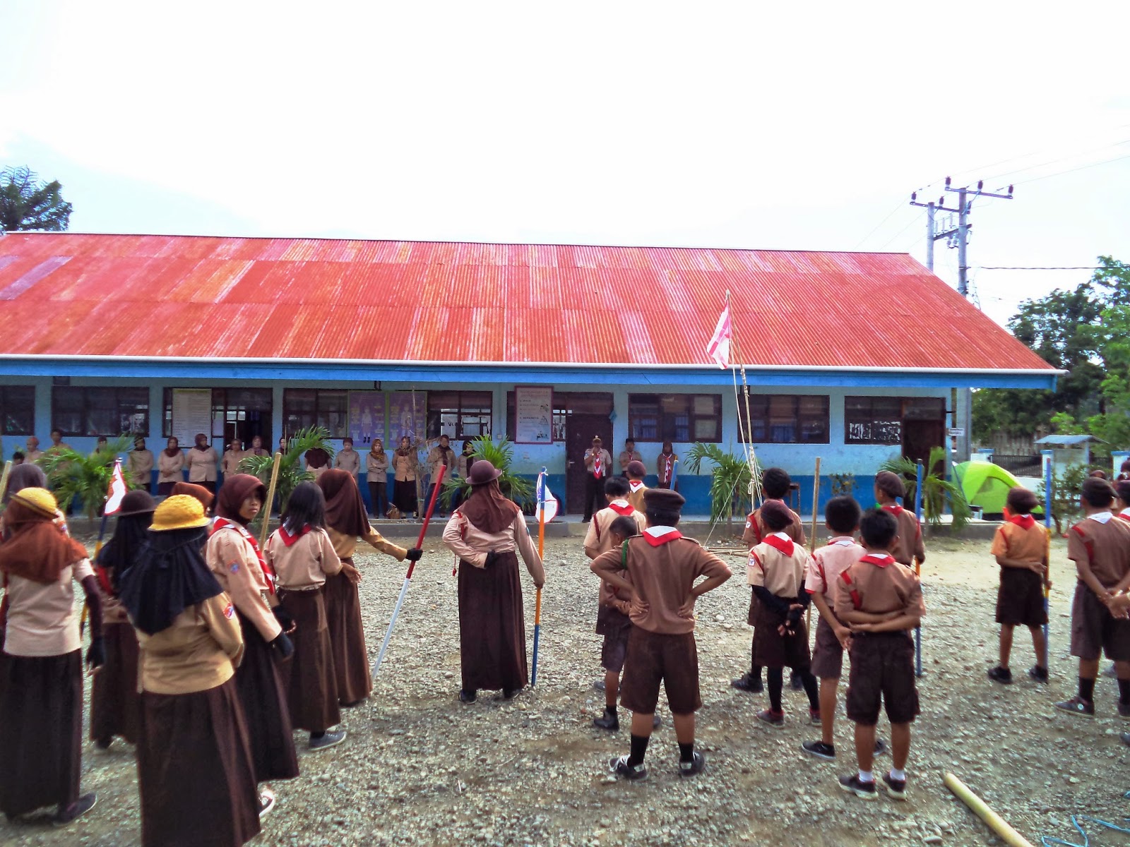 SD NEG. 4 MAMUJU MELAKSANAKAN KEGIATAN PERSAMI ~ MADING PRAMUKA