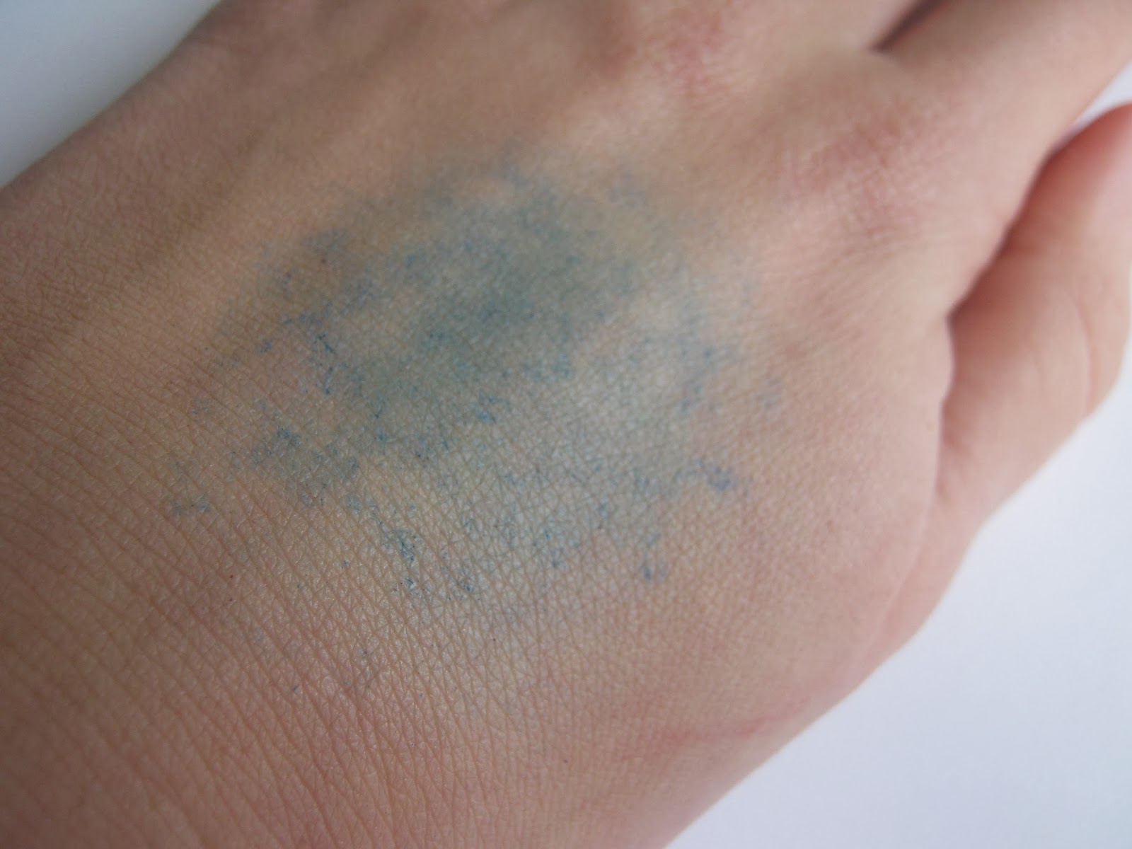 LolLoveLife: Quick Basic sfx bruise tutorial using face paint!