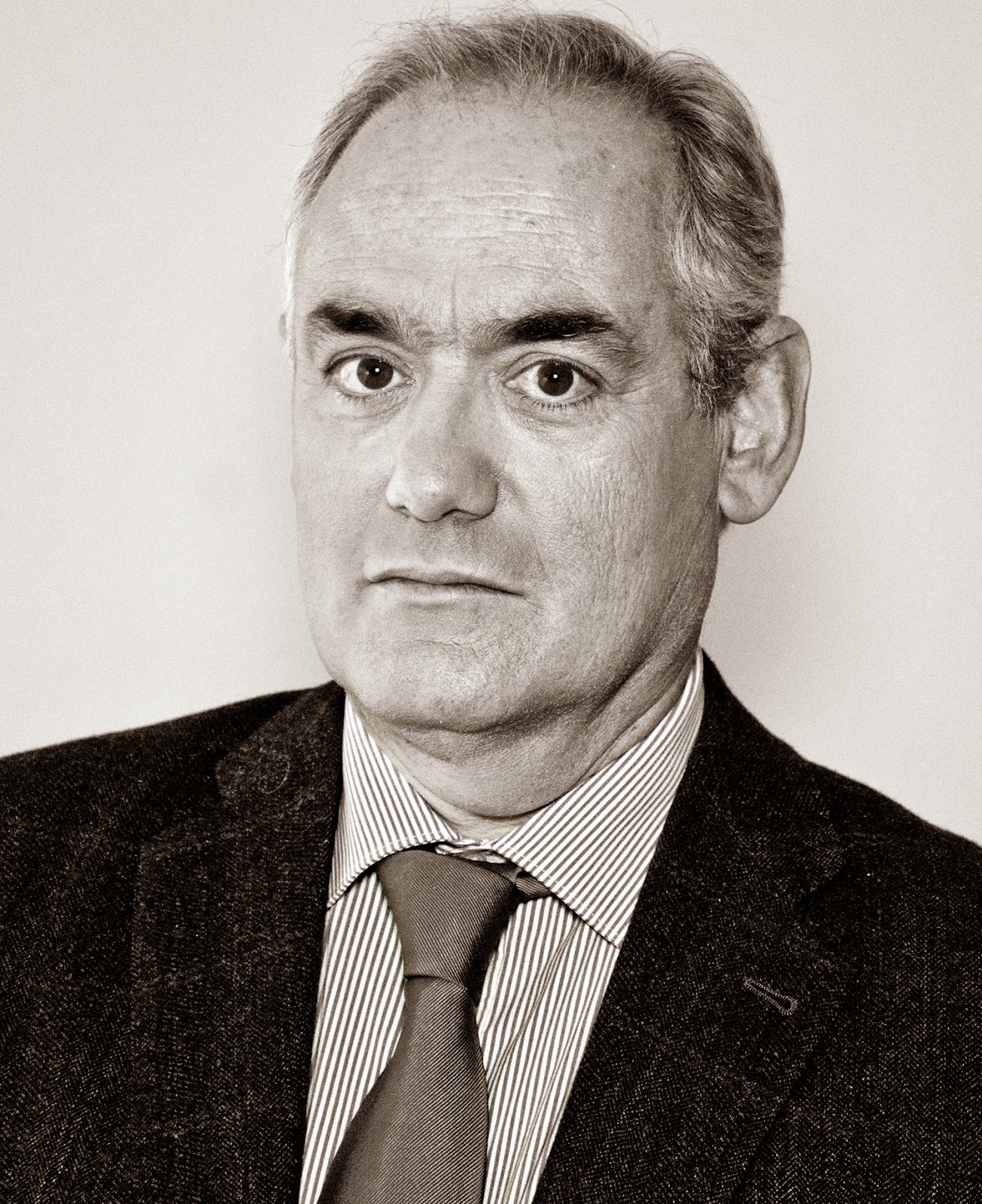 El doctor Cabrera nos da un clase de historia sobre el alcohol ~ El ...