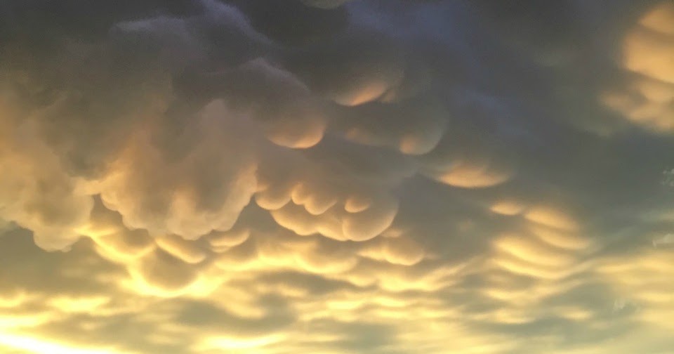 Paula's Space: Stunningly Ominous!.... Mammatus Clouds...