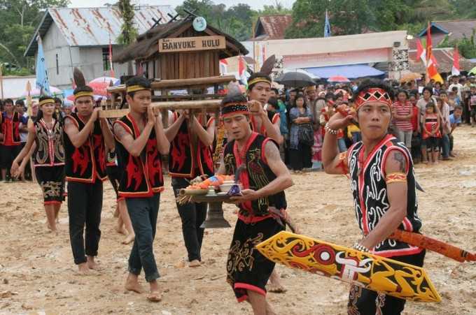 Kebudayaan Dan Pakaian Tradisional Dayak Kanayatn