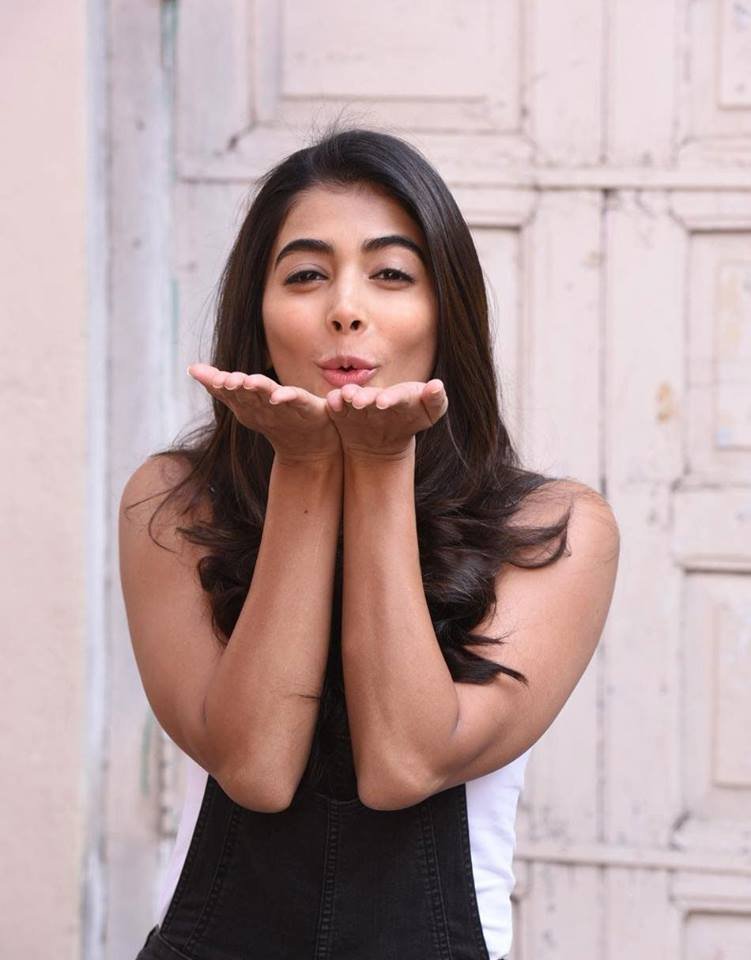 DESI ACTRESS PICTURES: POOJA HEGDE ★ Desipixer