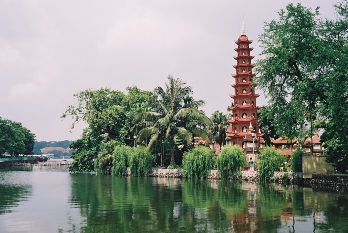 Tran Quoc pagoda - the heart of Hanoi soul | Gray Line Vietnam Blog